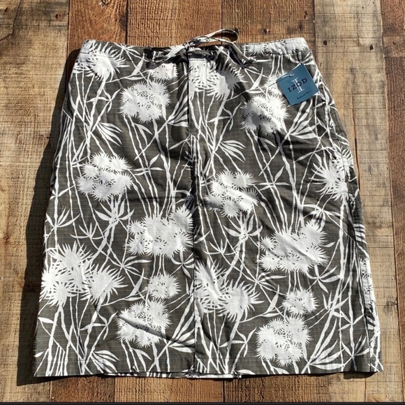 Izod | Skirts | Nwt Izod Hamptons Army Green White Floral Skirt 4 ...